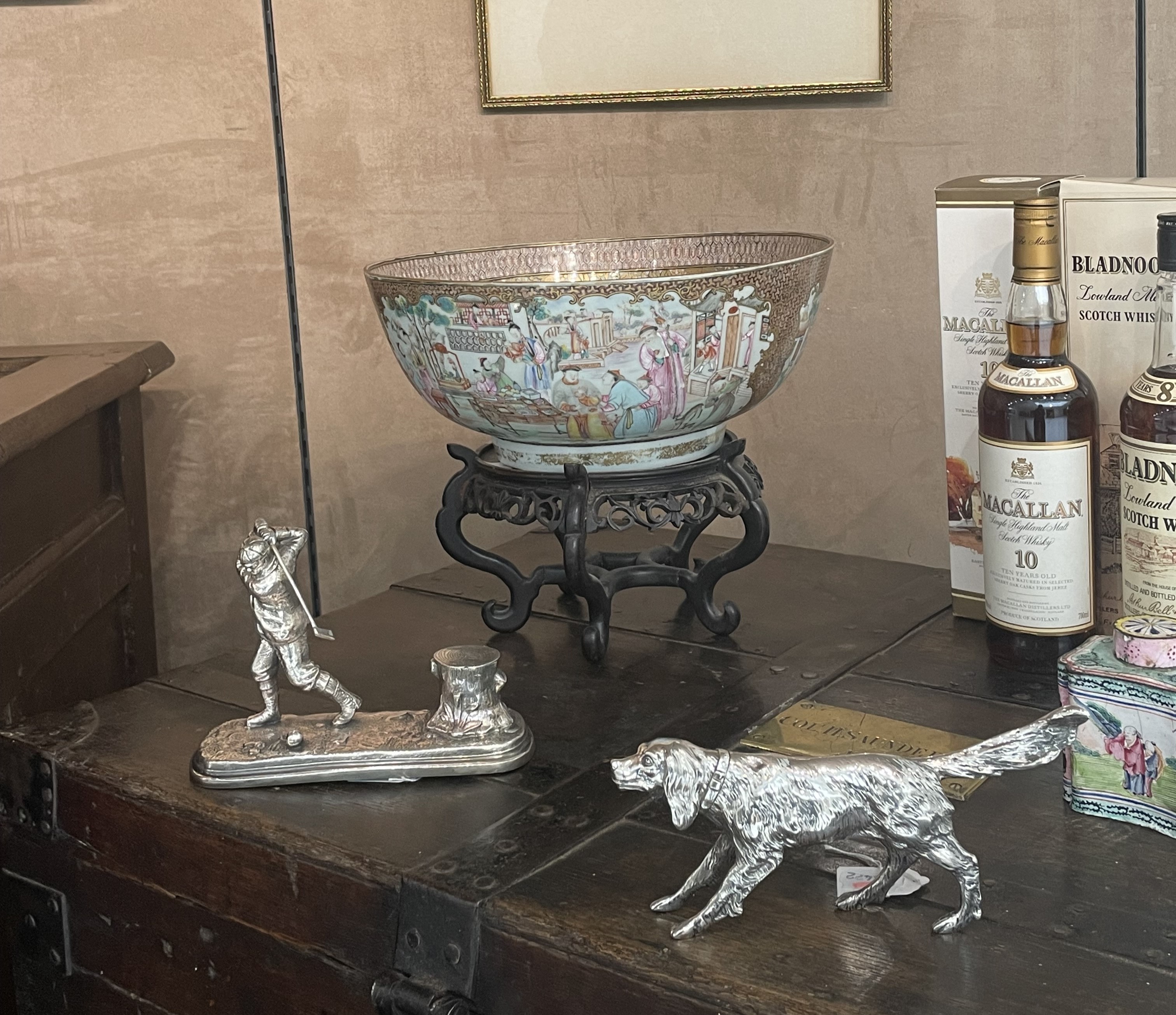 Galleries & Displays | Tennants Auctioneers