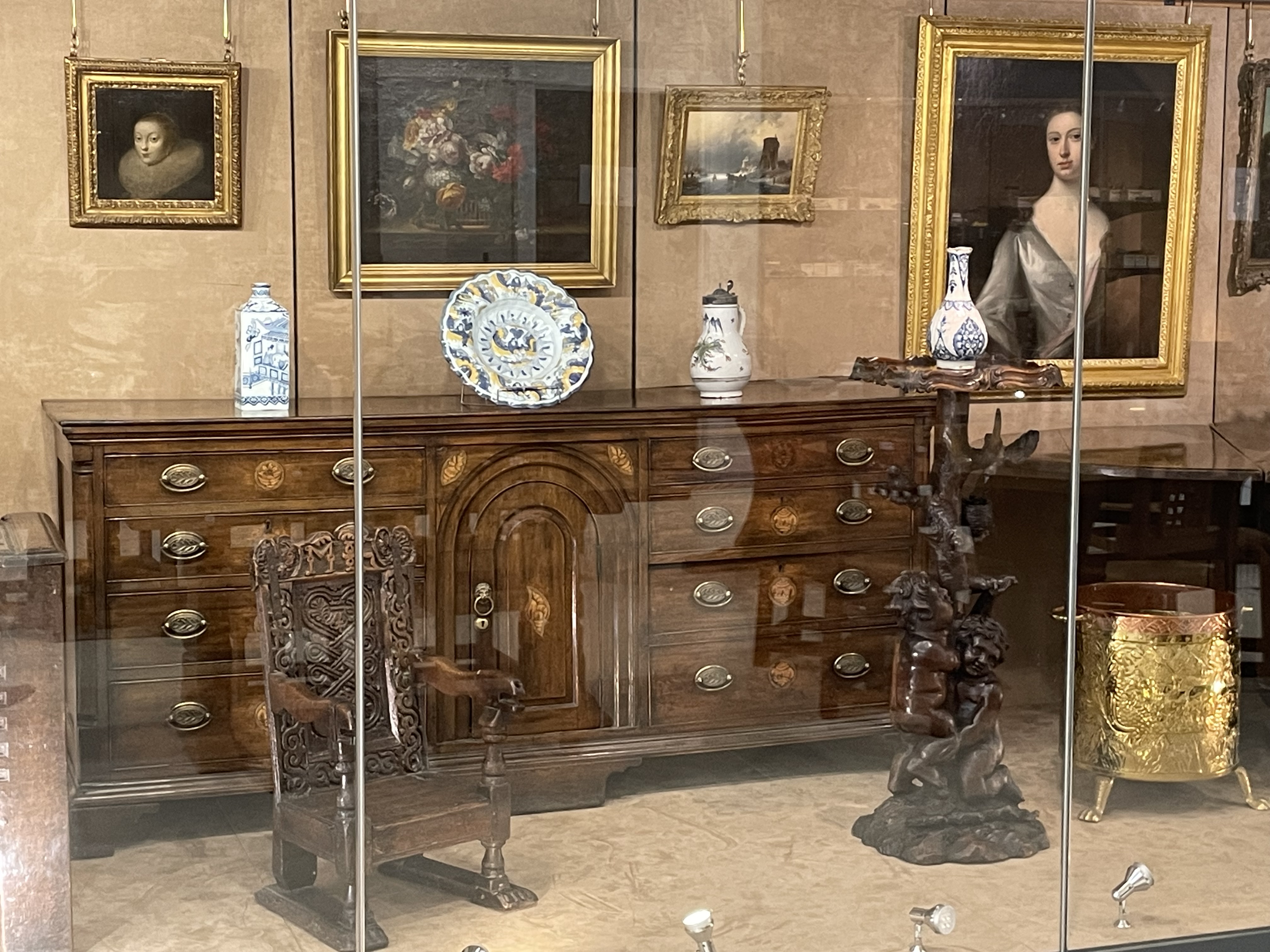 Galleries & Displays | Tennants Auctioneers